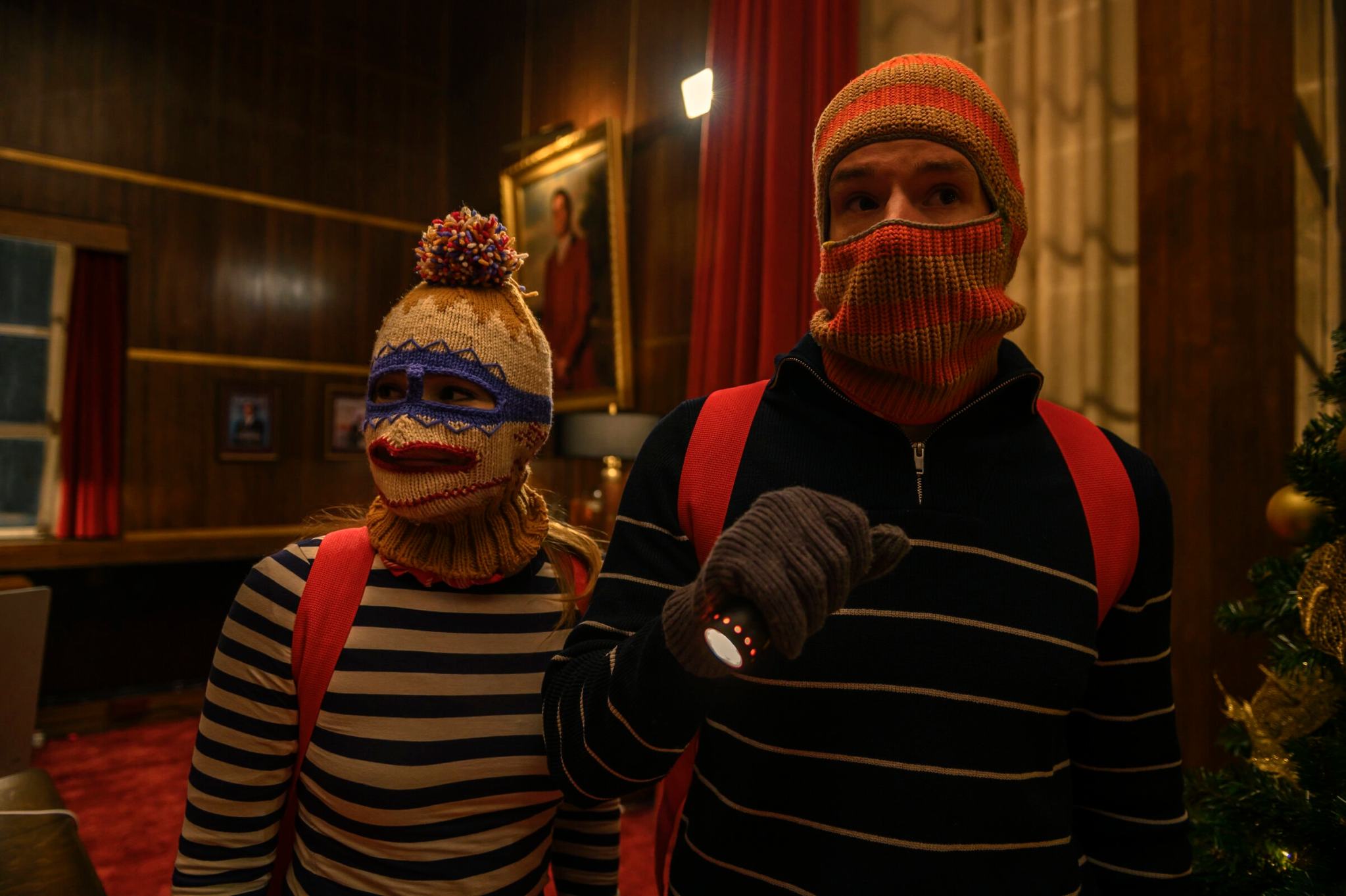 Jingle Bell Heist Netflix: Release Date, Cast & Holiday Plot